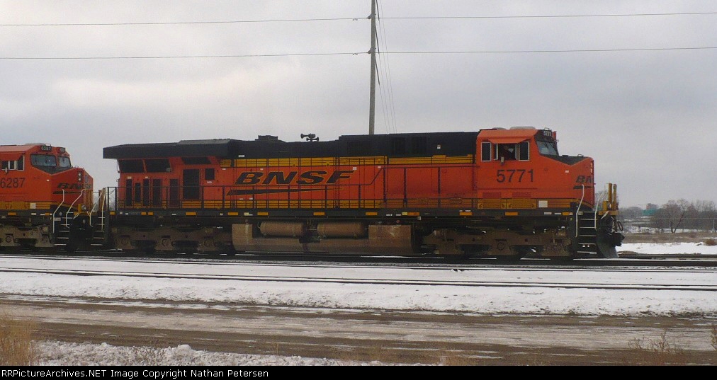 BNSF 5771
